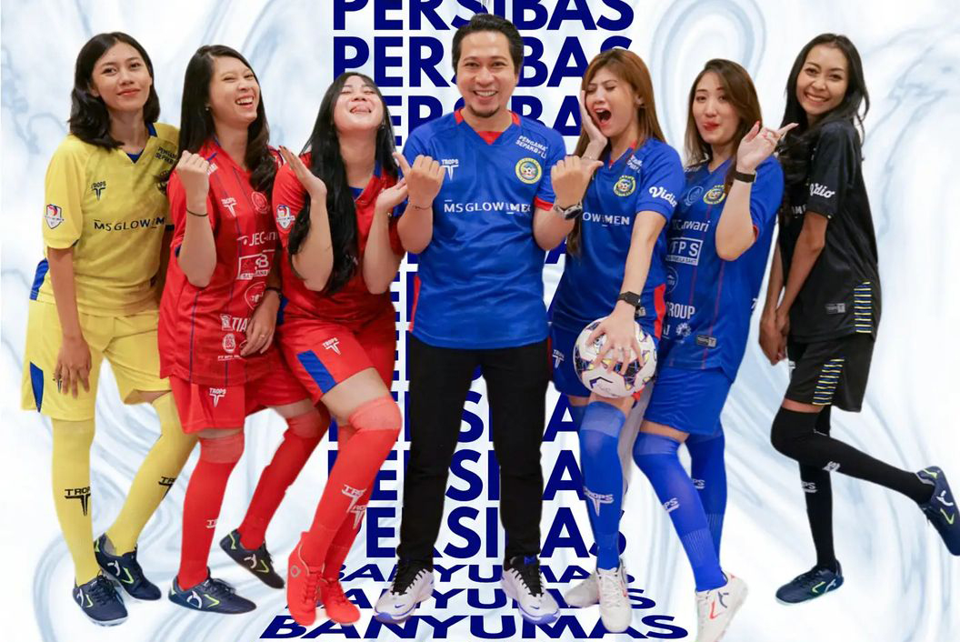 Jersey Persibas Meluncur, Pakem Warna Berubah, Semoga Nasibnya Juga ...