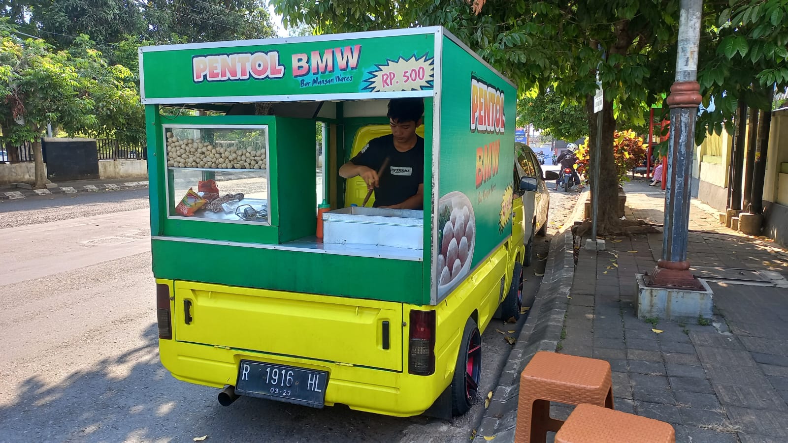 Pentol BMW Jl. Dr Angka Purwokerto - Info Purwokerto