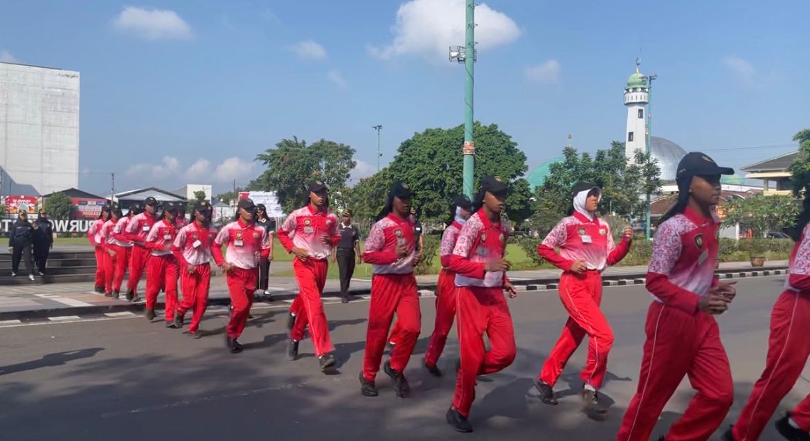 Calon Paskibraka Kabupaten Banyumas Jalani Latihan Perdana di Alun-Alun ...