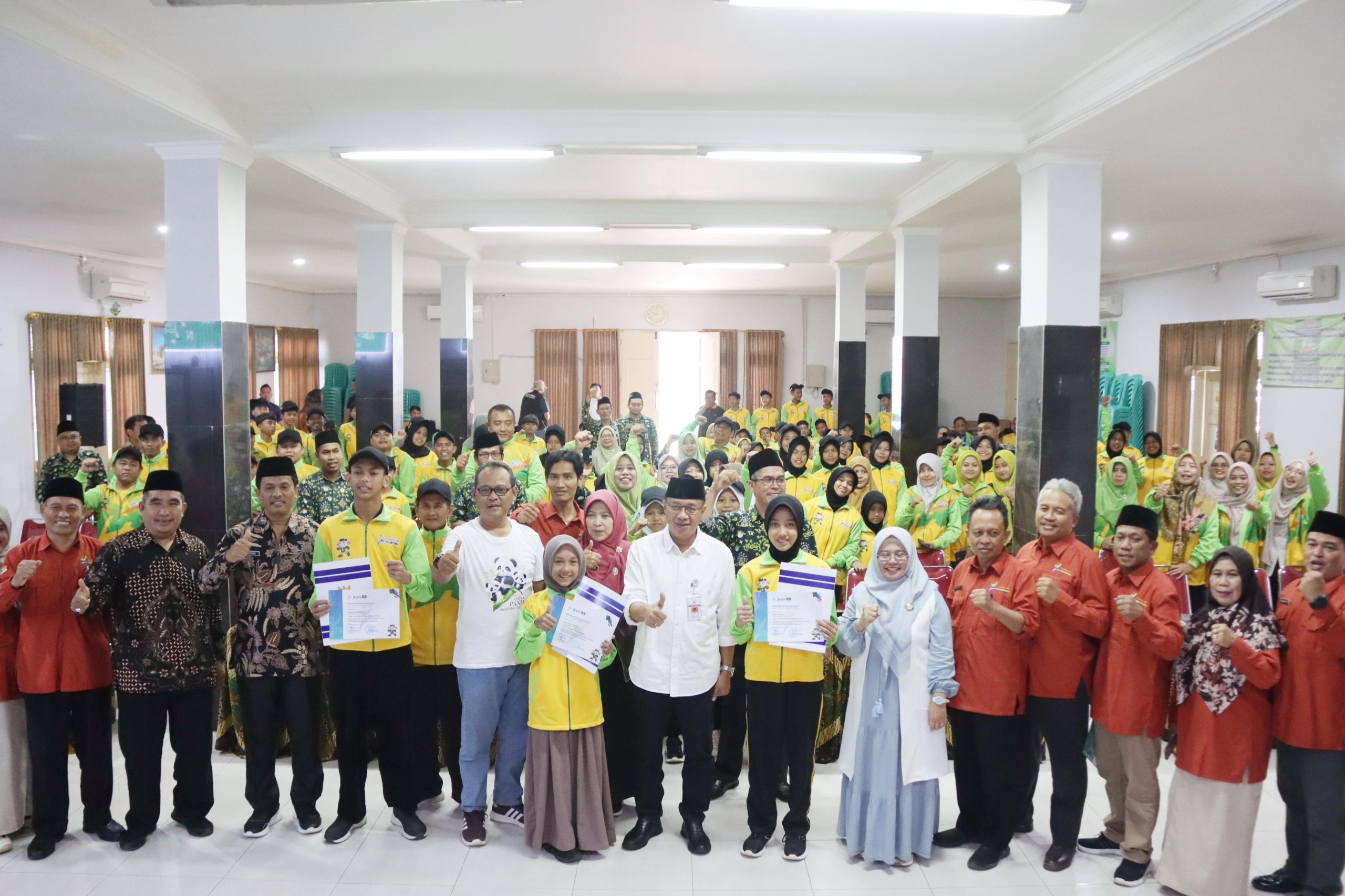 Bupati Banyumas Serahkan Penghargaan Kepada Atlet Peraih Medali Porsema ...